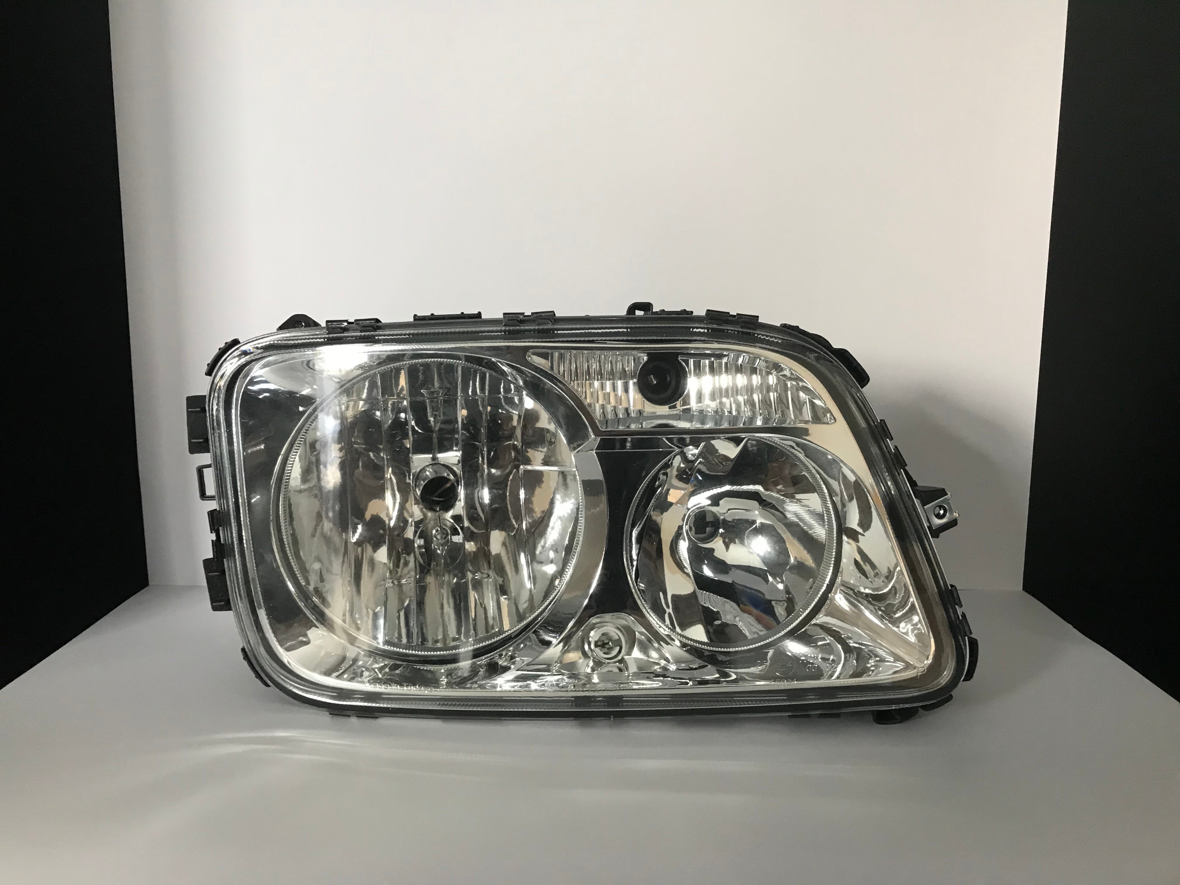 Buy online Headlight to suit Mercedes Actros MP3 R/H in Victoria | Hume ...